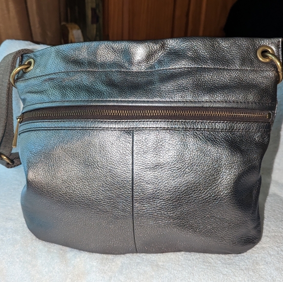 Fossil | Bags | Fossil Explorer Metallic Leather Hobo Crossbody Bag ...